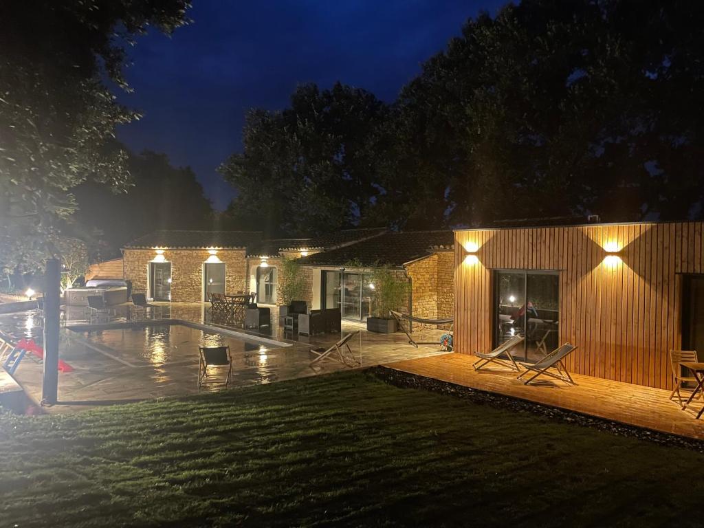 Villa Kélou, piscine, sauna et spa, proche gorge de l ardeche, Bourg ...