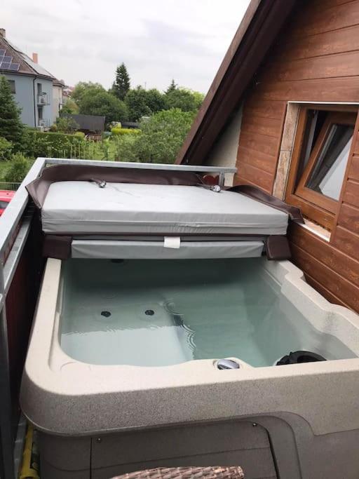 Atypicky podkrovní byt schody do nebe, Hradec Králové (aktualisierte ...