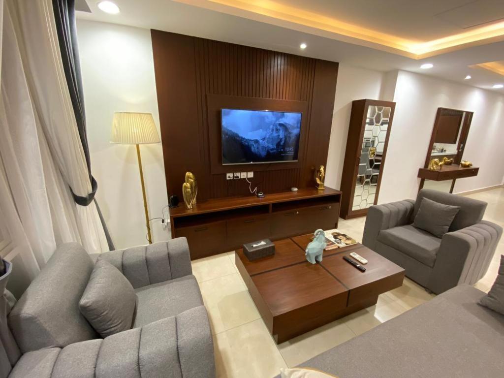 Luxury One Bed DHA LHR, Lahore (precios actualizados 2024)