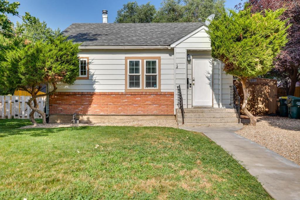 Walkable Townhome in Meridian with Private Yard!, Meridian (updated ...