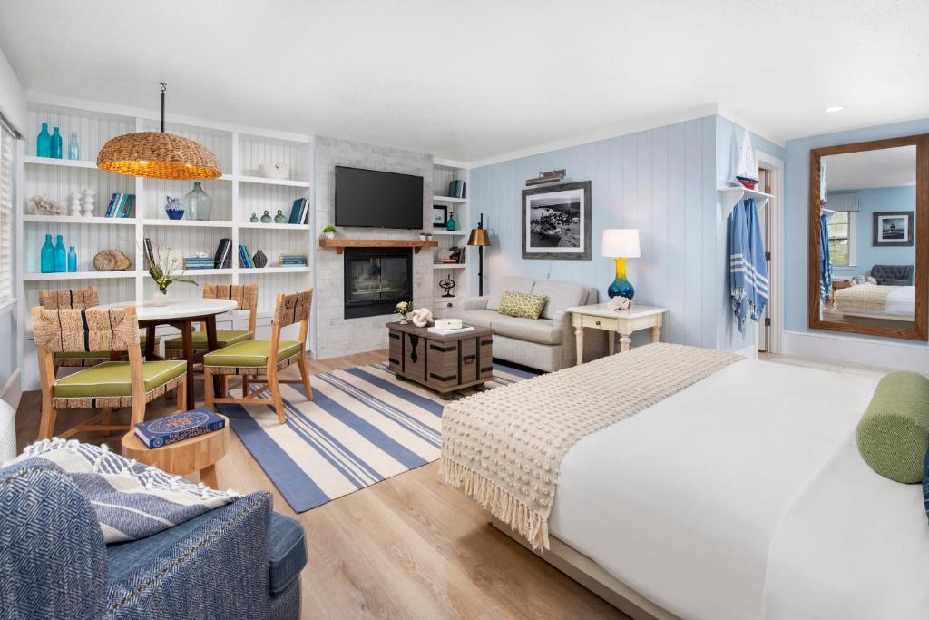Sea Crest Beach Resort, Falmouth (updated prices 2025)