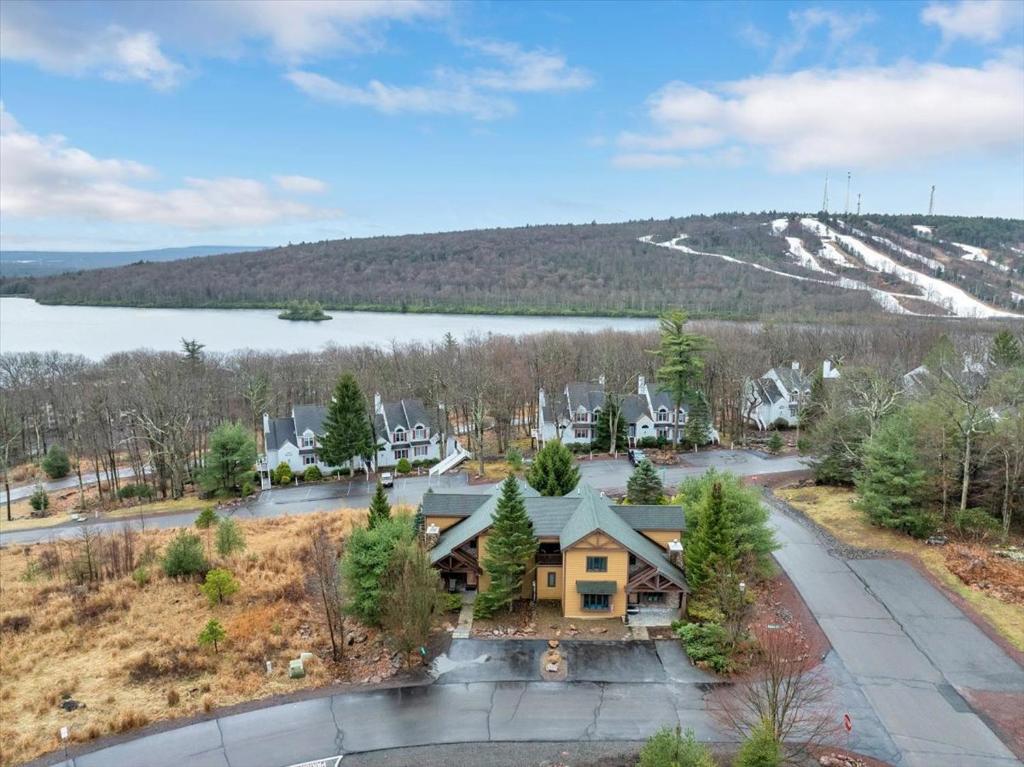 mountain cabin in Lake harmony - walk or drive to BB SKI and Lake, JACK ...