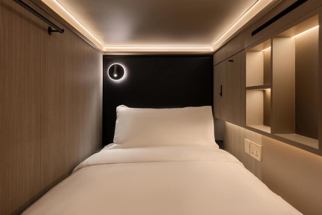 Cube Social Boutique Capsule Hotel at Boat Quay, Singapore (updated ...