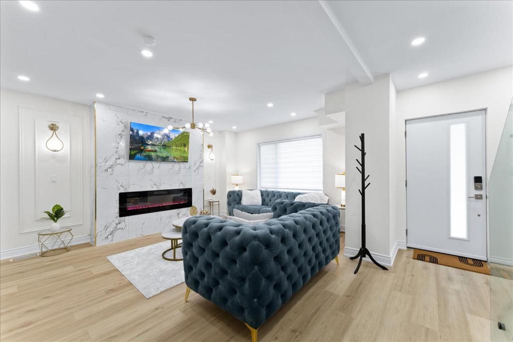 Luxury villa in a prestigious neighborhood, Toronto (updated prices 2024)