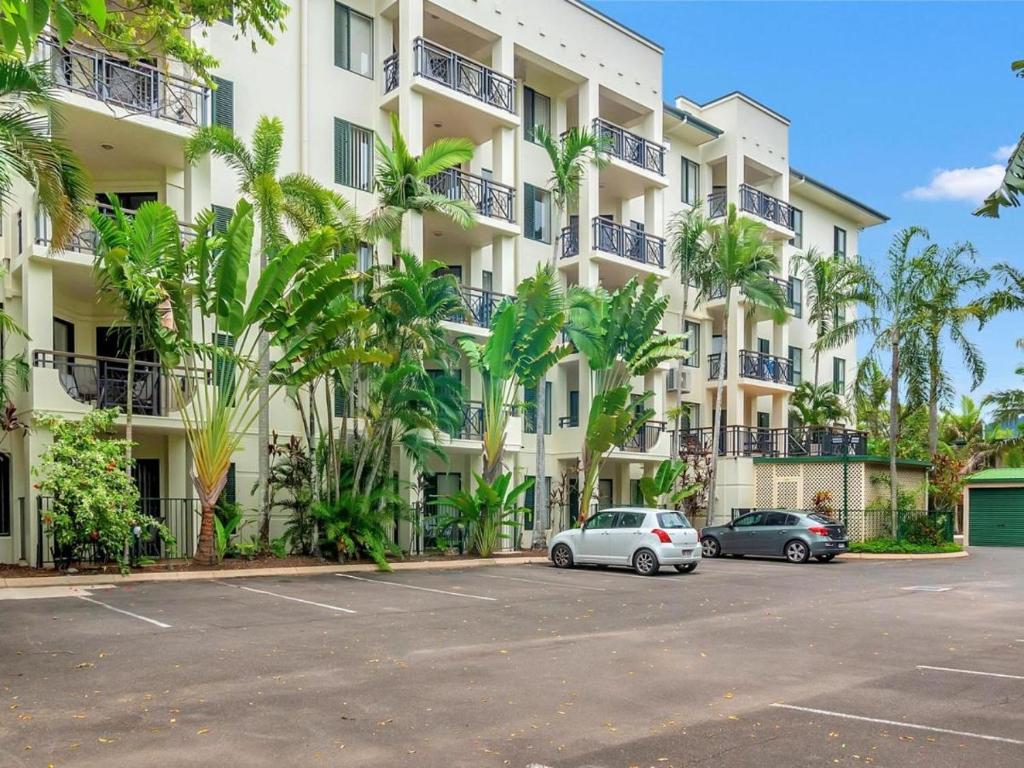 Tropical Apartment, Cairns North (updated prices 2025)