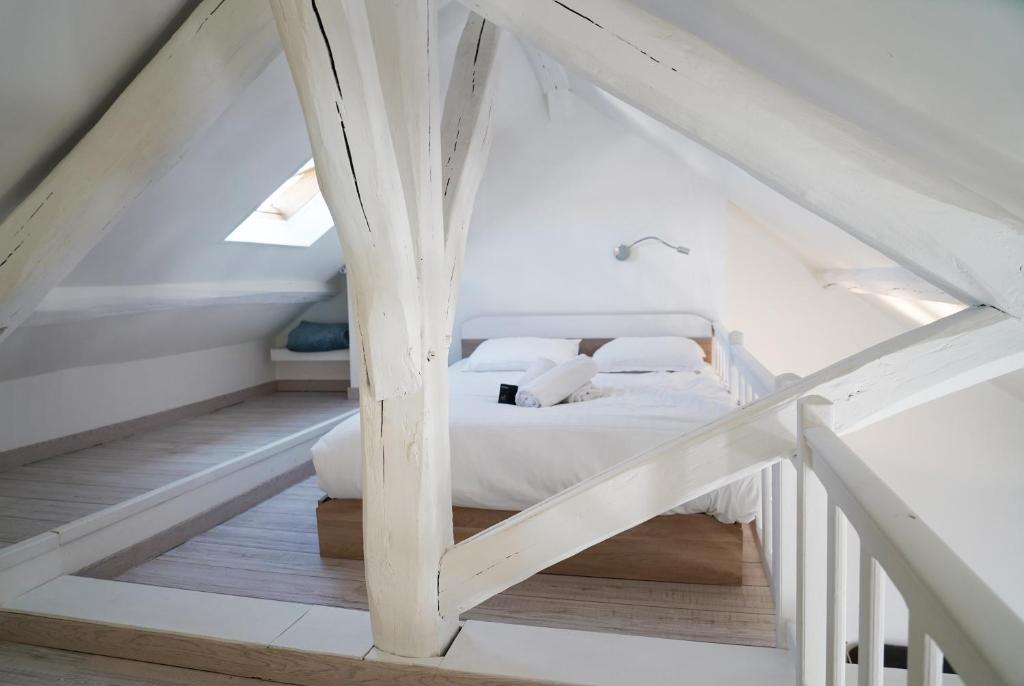 Tonnerre de Chartres, Chartres (updated prices 2025)