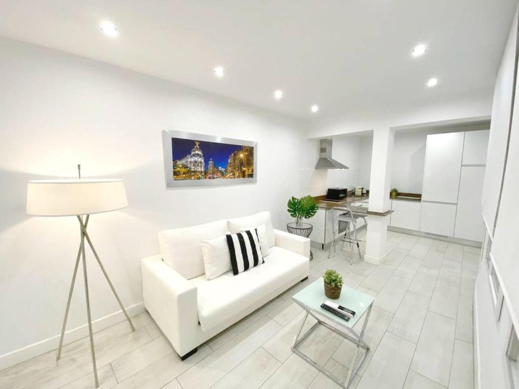 Apartamento de Diseño en Plaza Mayor, Madrid (updated prices 2026)