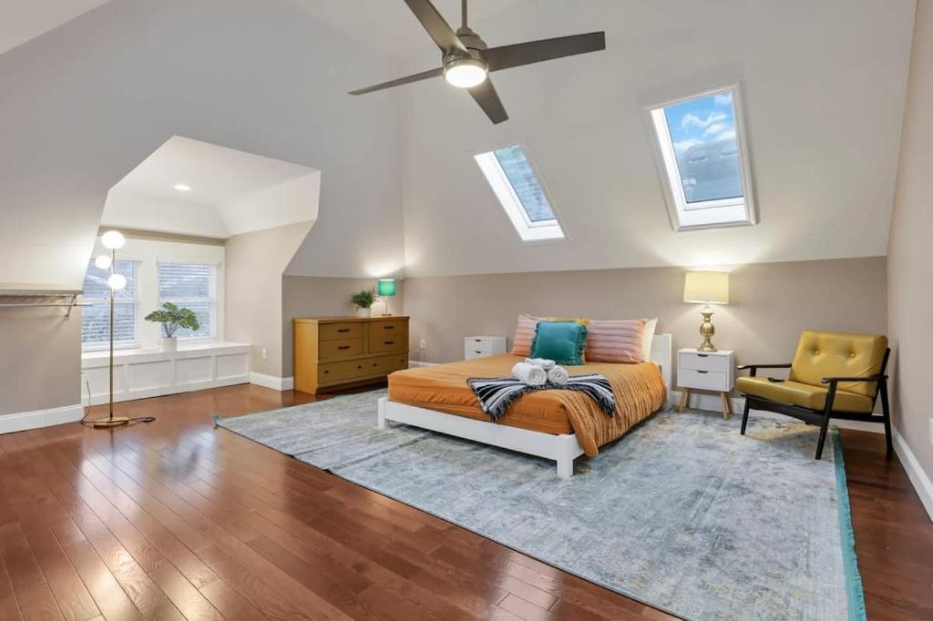 The Goodale House - 2 Units - 4 BR 5 Bath, Columbus (updated prices 2025)