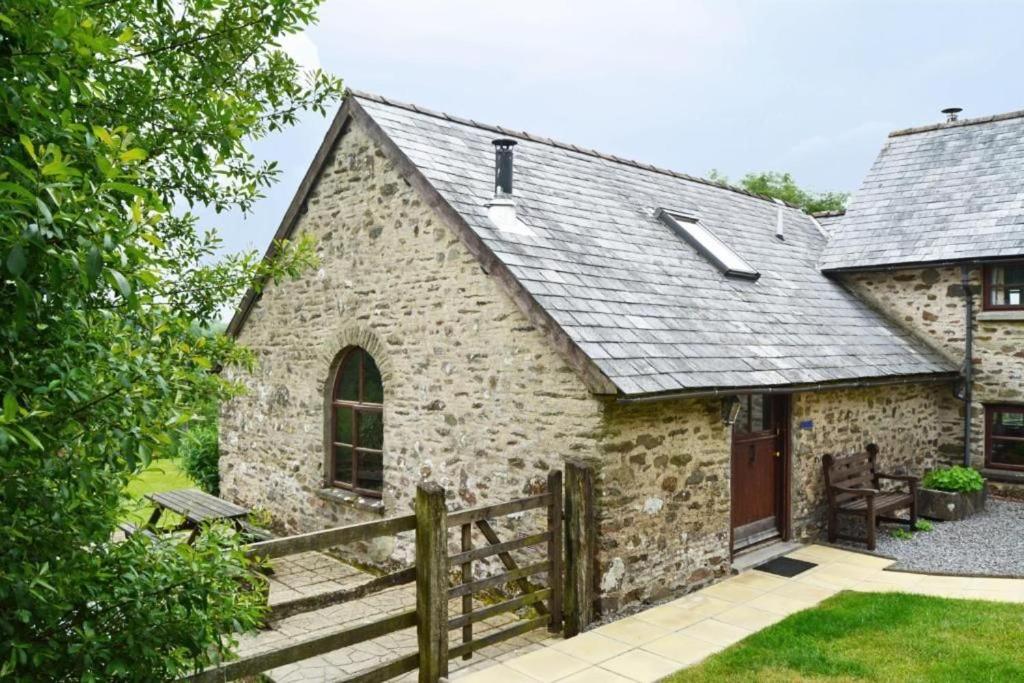 Smiddy Cottage, Historic Village Hub with Spacious Lounge, High ...
