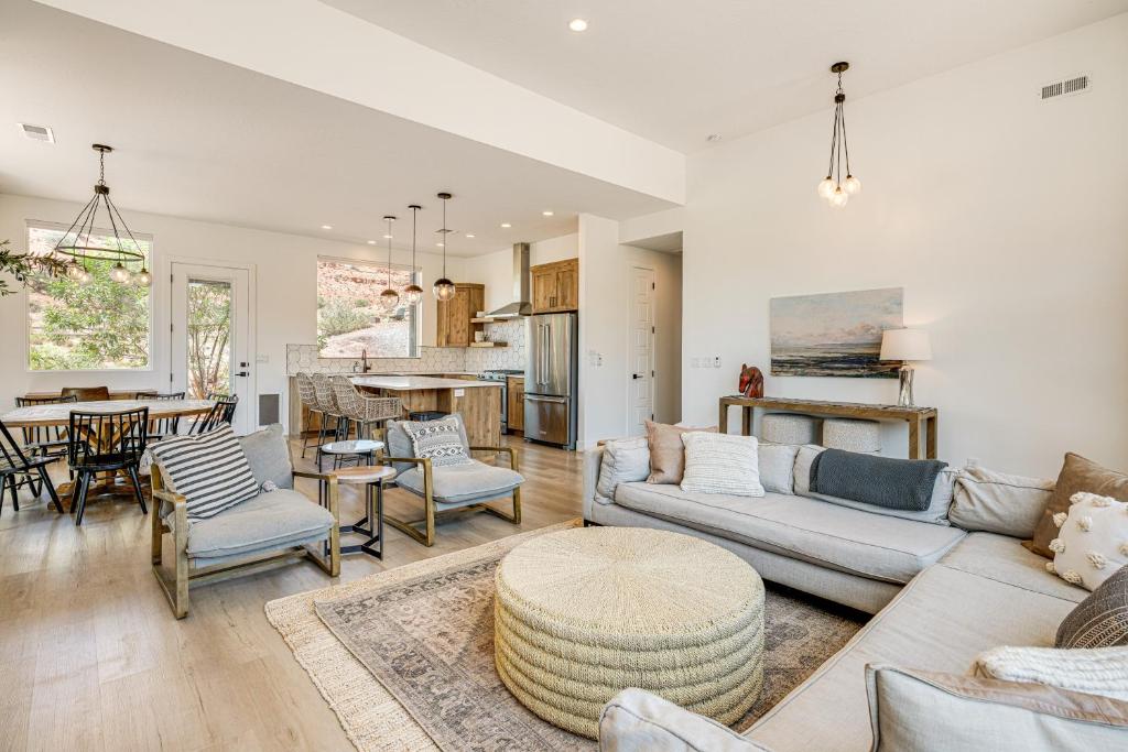 Gorgeous Kanab Home Canyon Views and Pool Access!, Kanab (updated ...