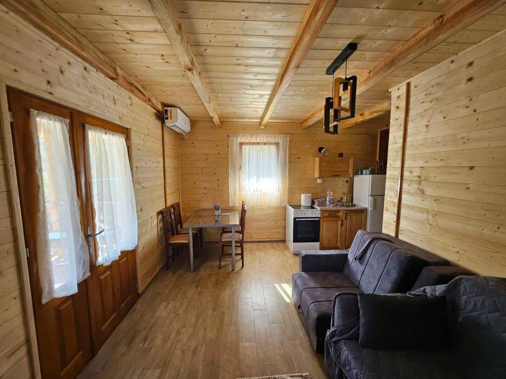 Brvnara, Bogutovac (precios actualizados 2026)
