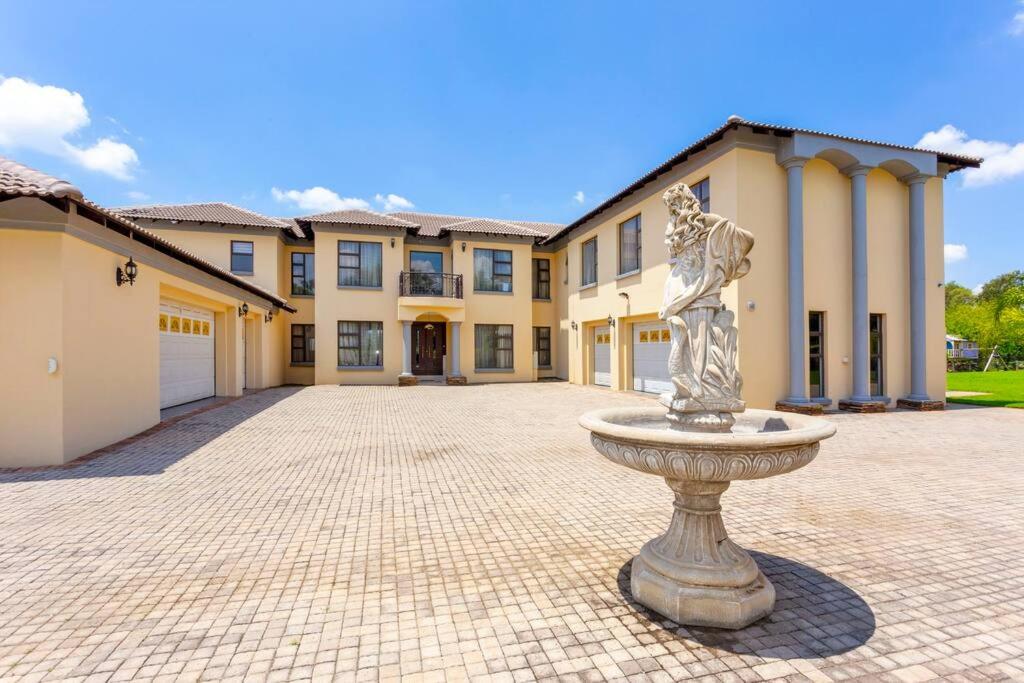 Johannesburg Luxury Villa- Namoleka, Midrand (updated prices 2026)