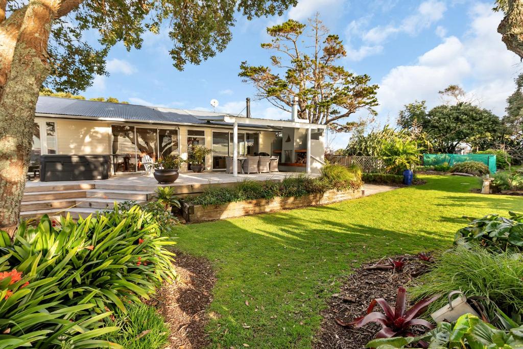 Harbourside Views - One Tree Point Holiday Home, One Tree Point ...