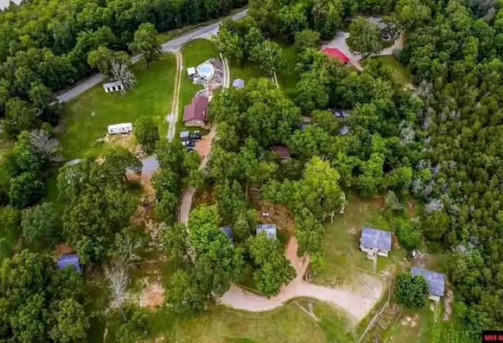 Chit Chat Chaw Resort, Mountain Home (updated prices 2025)