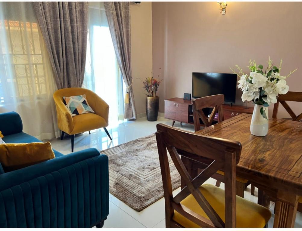 Sanz Cozy Stay; Butenga Estate, Kira., Kira (precios actualizados 2025)