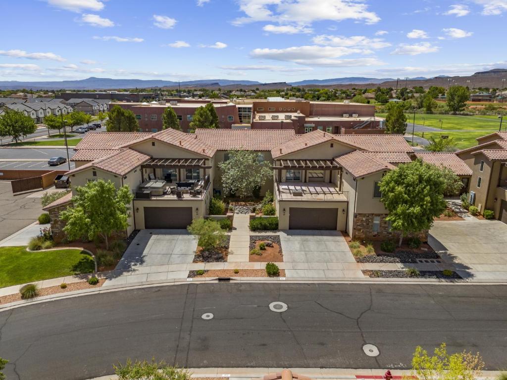 Grand Elite Retreat home, Santa Clara (updated prices 2026)