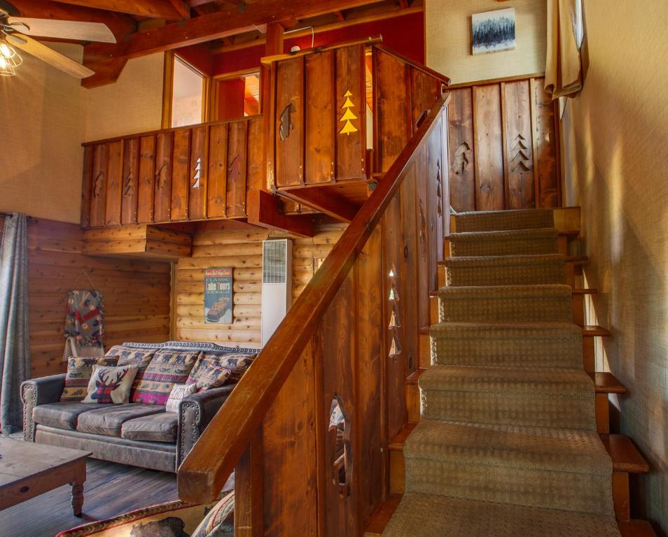 Cozy Moon Cabin, Big Bear Lake (updated prices 2025)