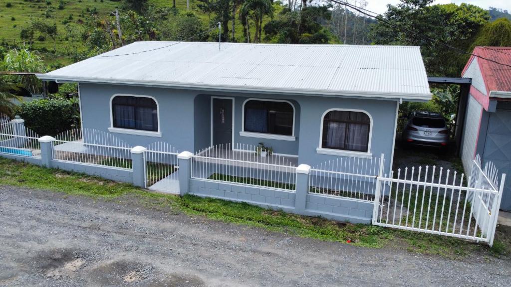 B&B Pacuare River Gateway Tica House, Linda Vista (updated prices 2026)