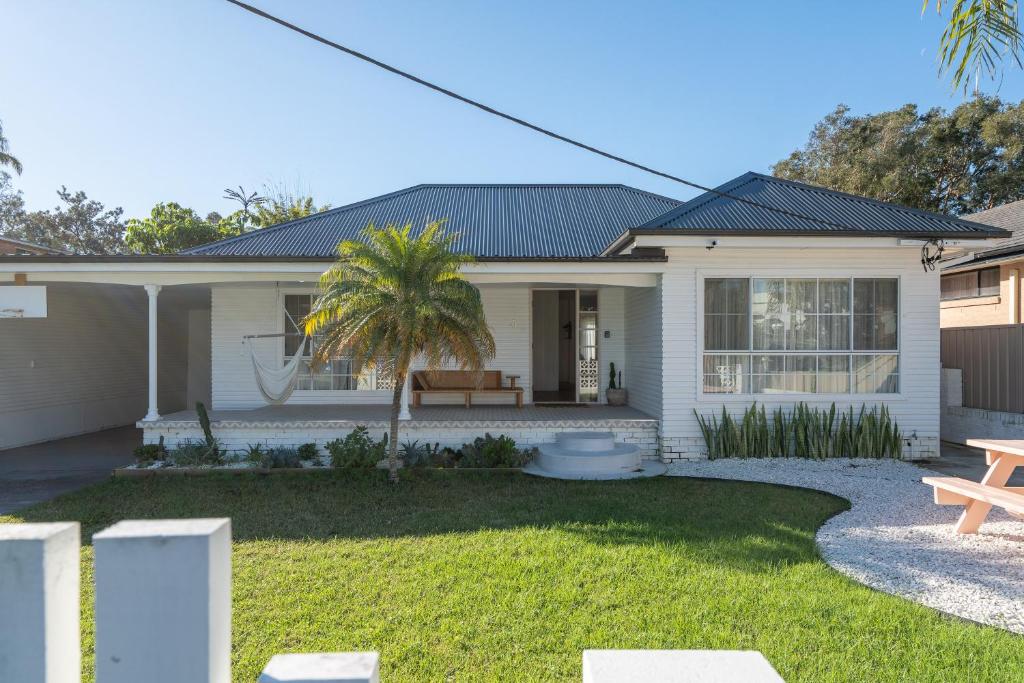 Pacific Paradise - 4 Bedroom House Central Coast, Long Jetty (updated ...