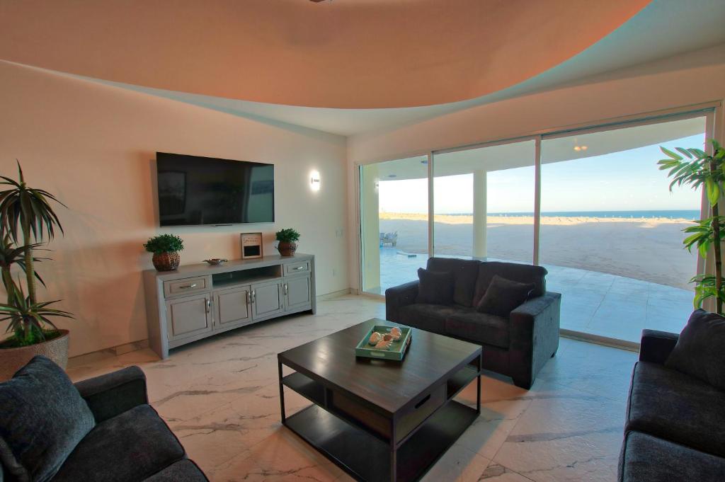 Spectacular Beachfront 4 bedroom Home, Villa12, Playa Encanto (updated ...