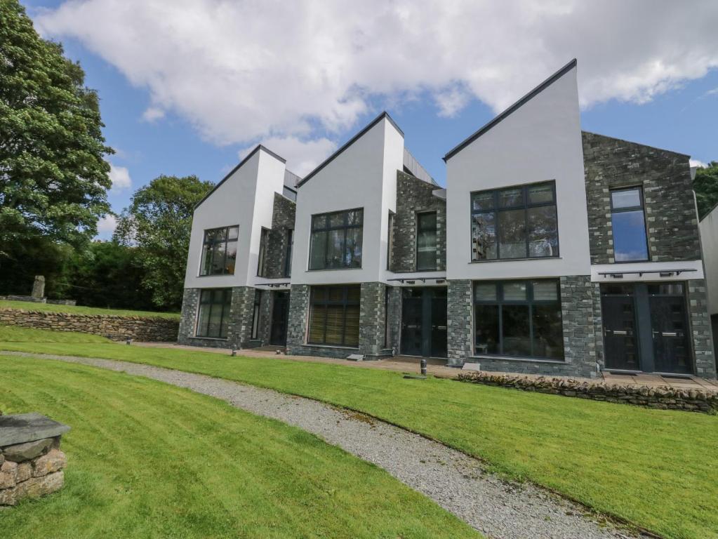 12 Blue Hill Park, Ambleside (updated prices 2026)