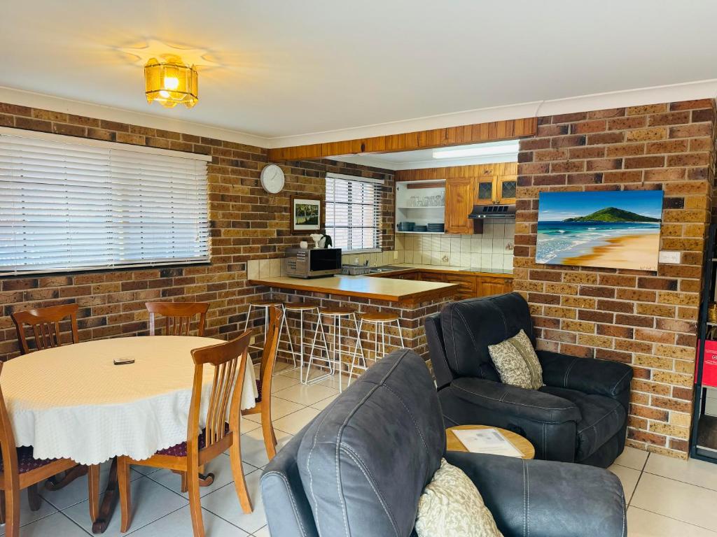 Bronte Court Unit 2 South West Rocks - No Sheets or Towels provided ...
