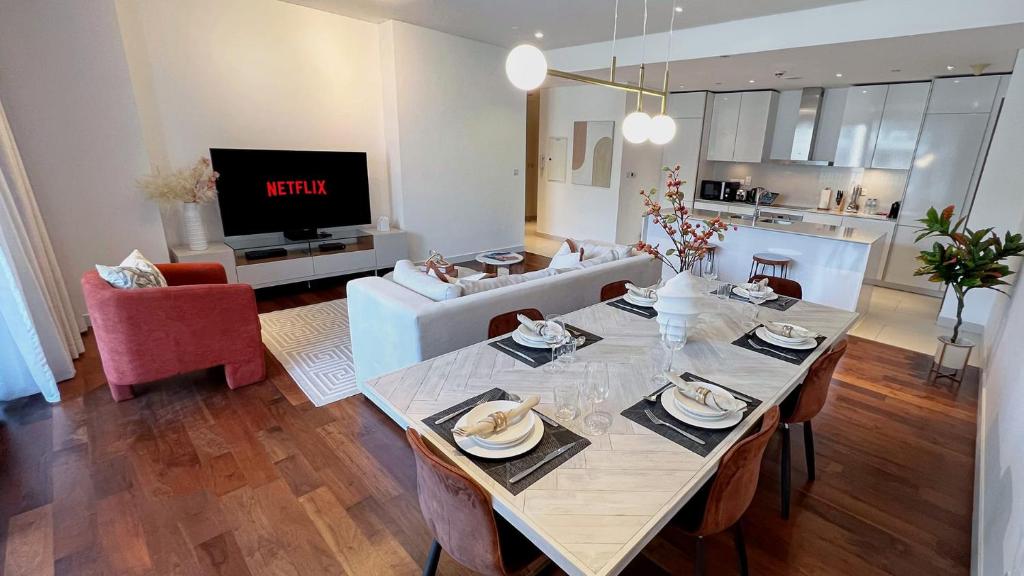 Airstay - City Walk - Luxurious 2BR plus Guest Room - Monthly Offer ...