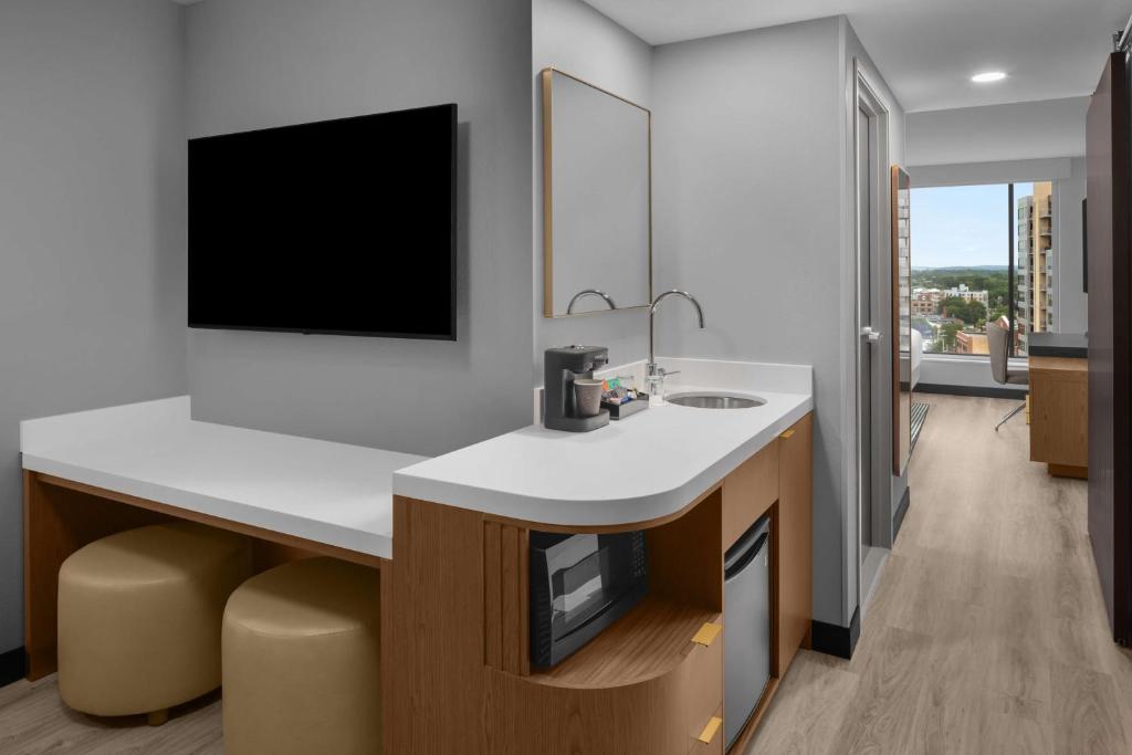 Embassy Suites By Hilton Madison Downtown, Madison (updated prices 2025)