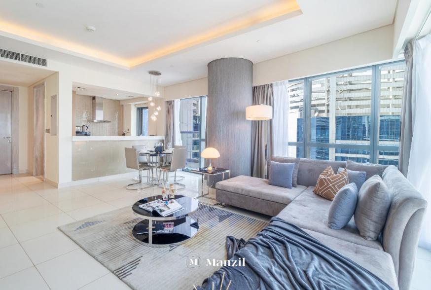 Manzil - 2BR Apt at Paramount Top Floor with Stunning Views, Dubai ...