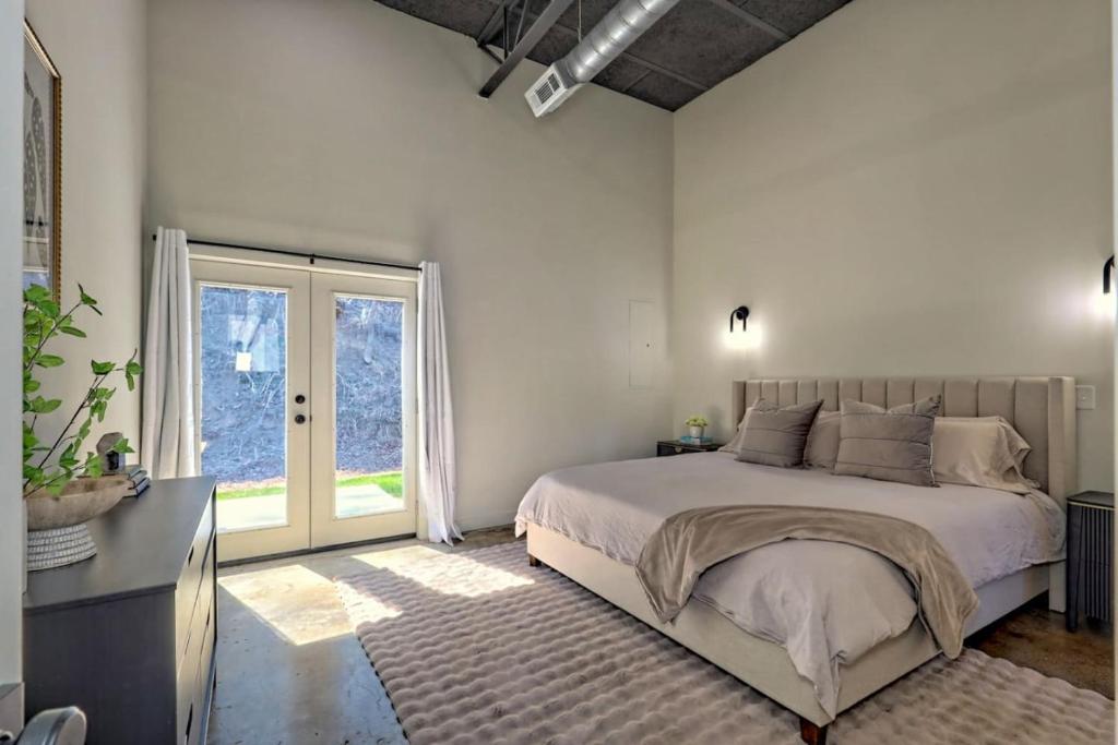 Downtown Clayton Charm Unit 2, Clayton (updated prices 2025)