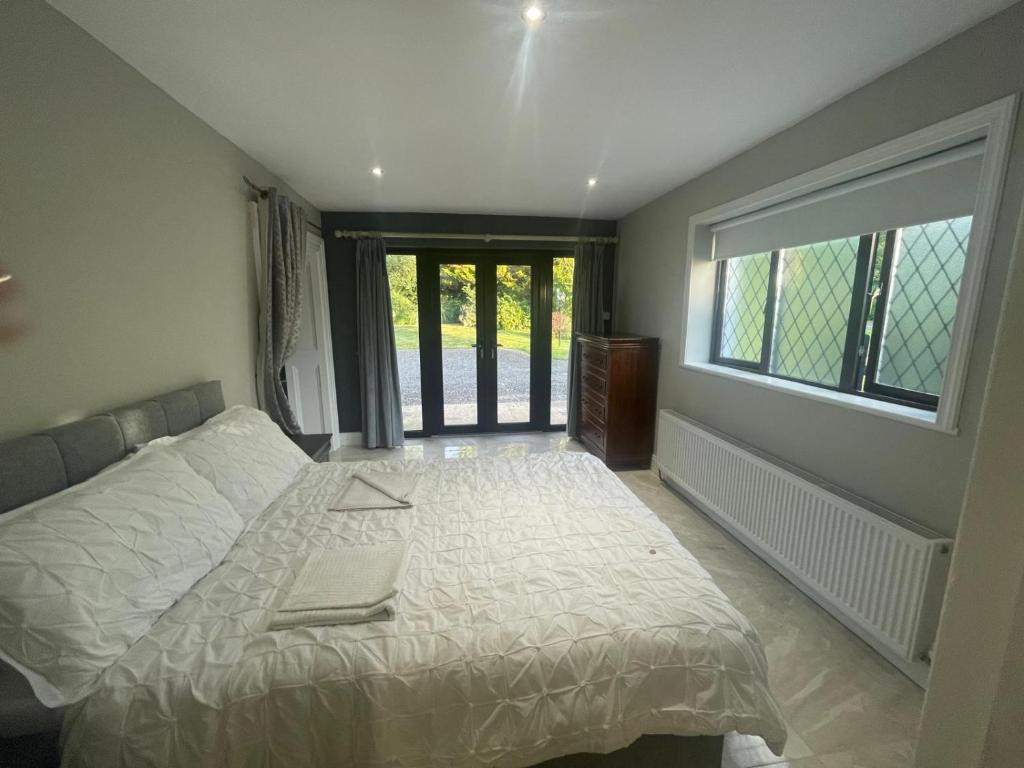 Self Contained Double Ensuite Room with private sitting room, Wexford ...