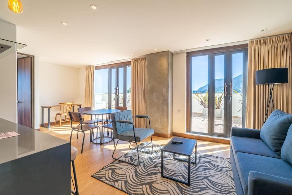 Stylish 2 Masters with Patio and View, Bogotá (updated prices 2025)