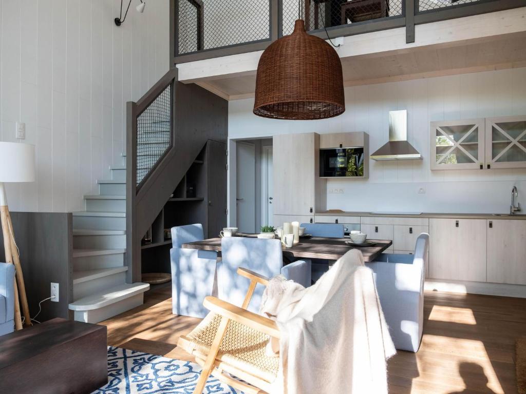 Belvilla Elegant Lakeside Retreat, Antoing (updated prices 2024)