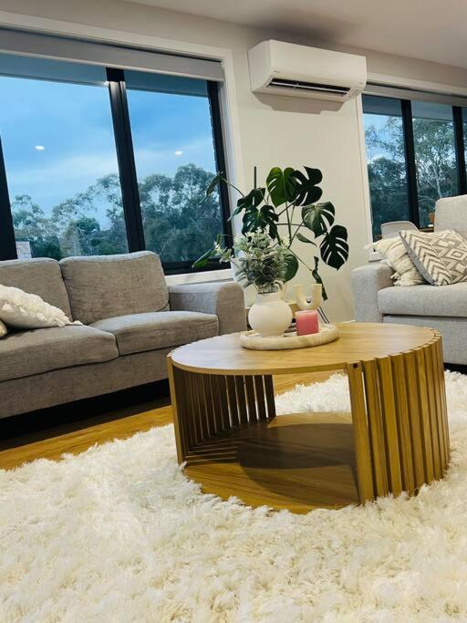 Modern Home Close to Village, Rokeby (updated prices 2025)