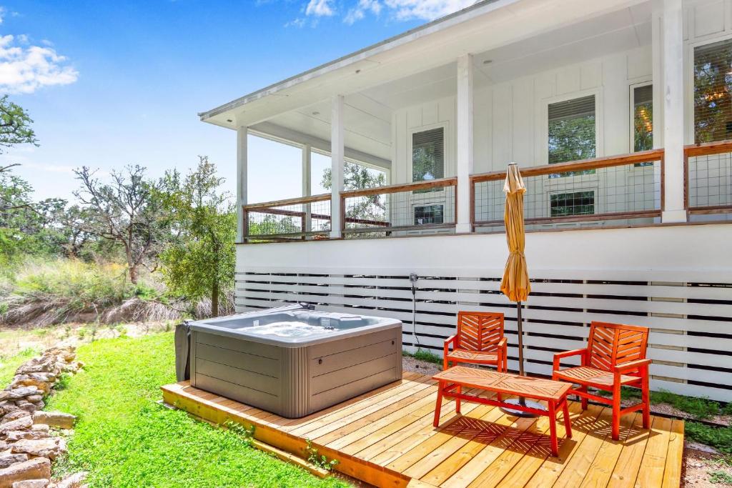 Happiness Ranch - Oak Tree House, Blanco (updated prices 2026)