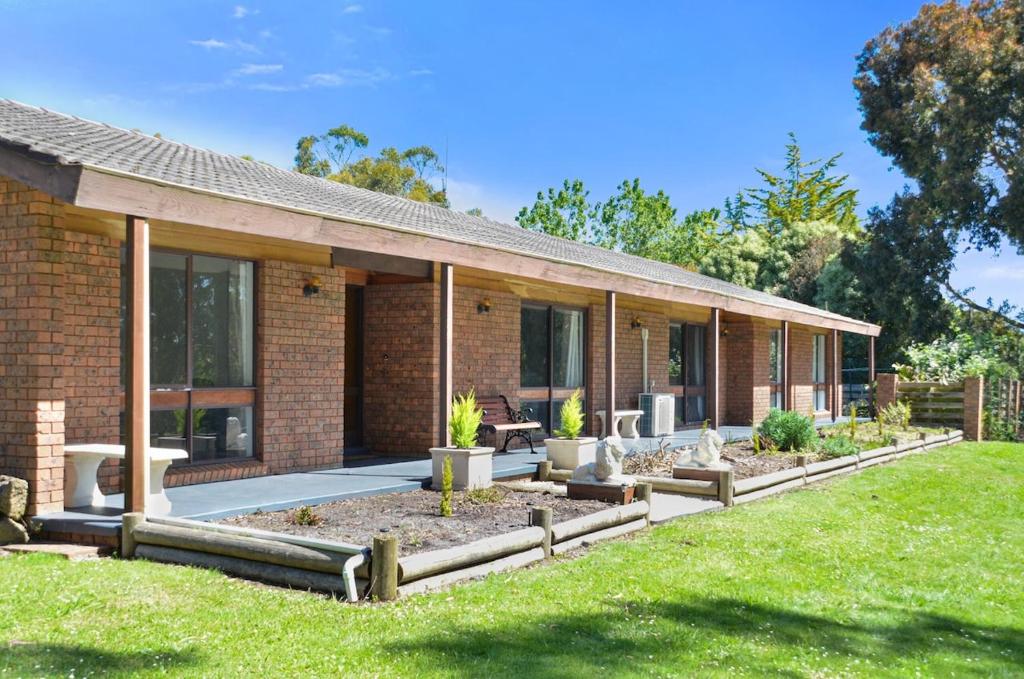 The Timboon Villa - 5 bedroom home, Timboon (updated prices 2025)