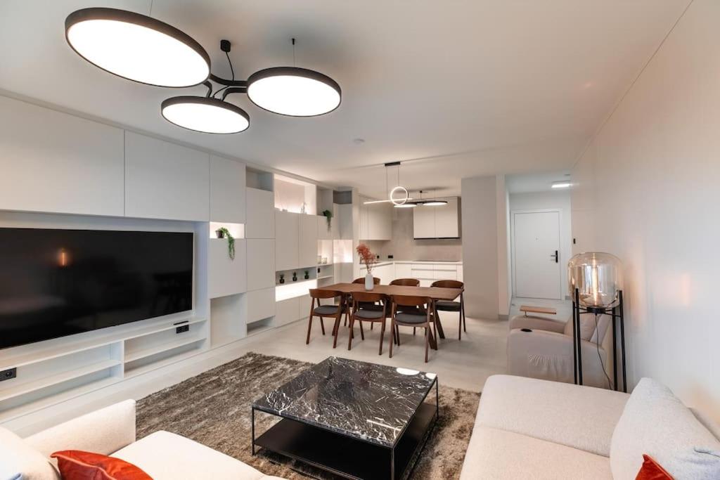 Henry's Appt with a private Suite 415 - Shared kitchen, Luxemburgo ...