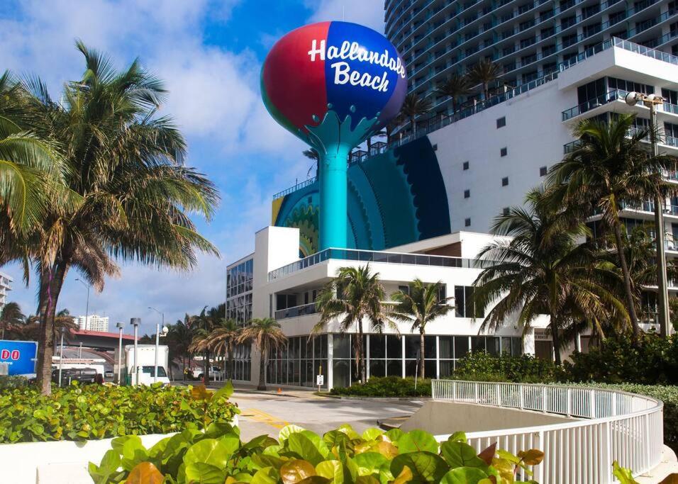 Walk to the beach, Studio, Pool AND FREE Parking, Hallandale Beach ...