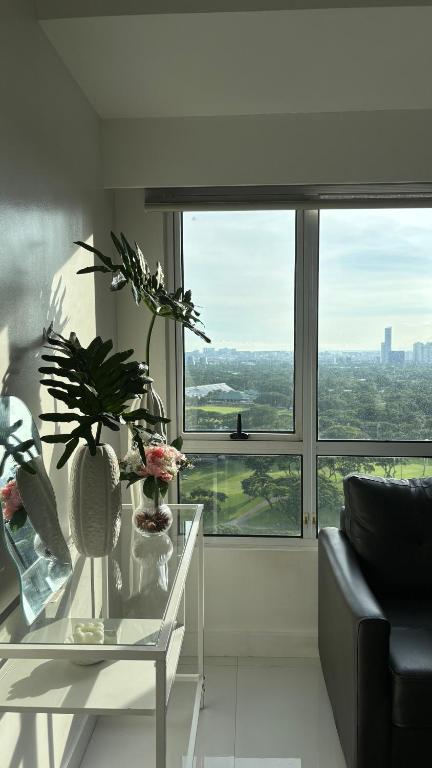 Best Sunset and Golf Course View BGC 2BR, Manila (updated prices 2026)