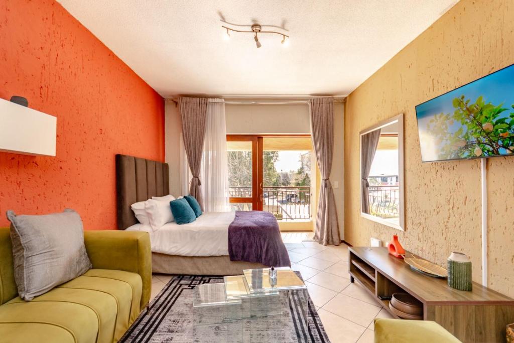 Urban Oasis Studio with balcony in Fourways, Sandton (updated prices 2025)