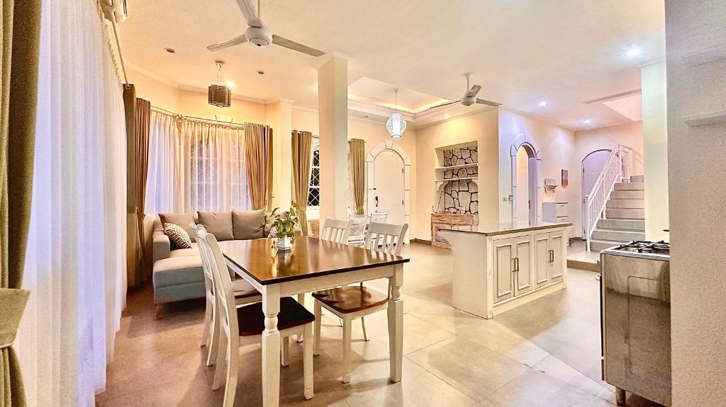 Villa White Crystal Ubud 2 bedrooms, Убуд (актуальные цены 2025 года)