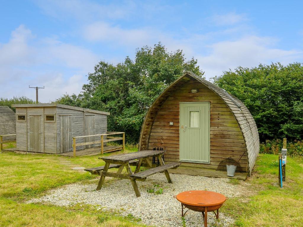 Badger Set Penbugle Organic Farm, Liskeard (updated prices 2026)