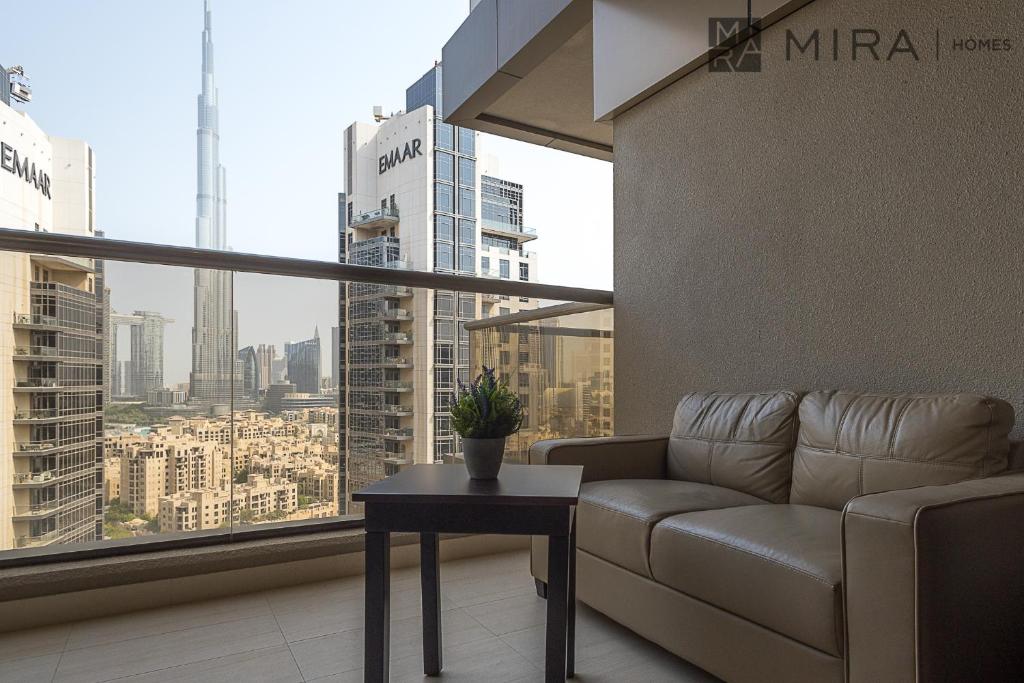 Mira Holiday Homes - Spacious and cosy 3 bedroom with Burj Khalifa view ...