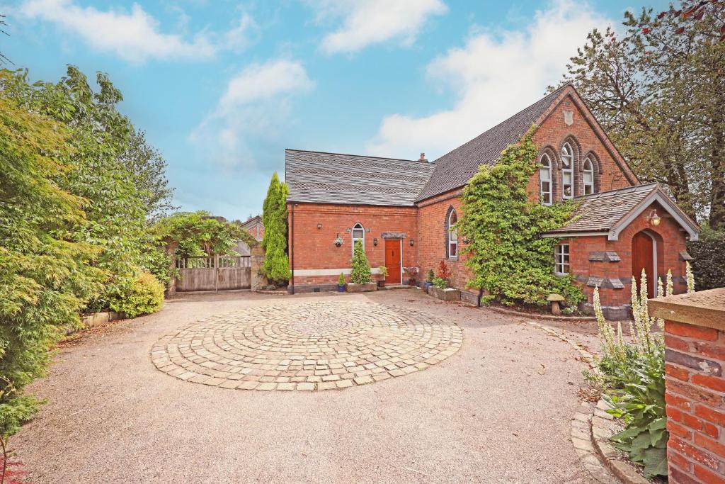 The Chapel - A Hidden Gem with Private Pool & Bar, Stone (updated ...