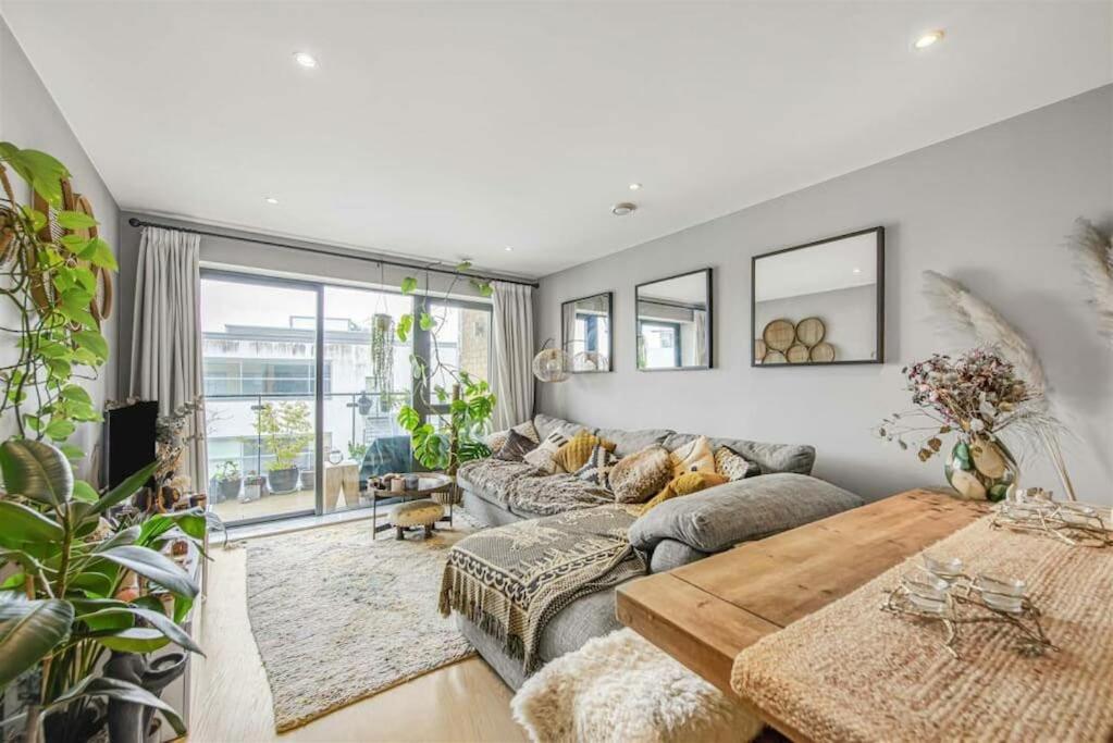 Stylish 2-Bed - check profile, Londres (precios actualizados 2024)