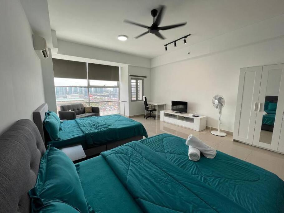 #24 Studio First Subang Mall SS15 Courtyard--2mins to SS15 LRT !2-5PAX ...