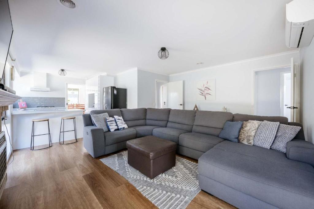 Endeavour Family Beach House, Torquay (updated prices 2026)