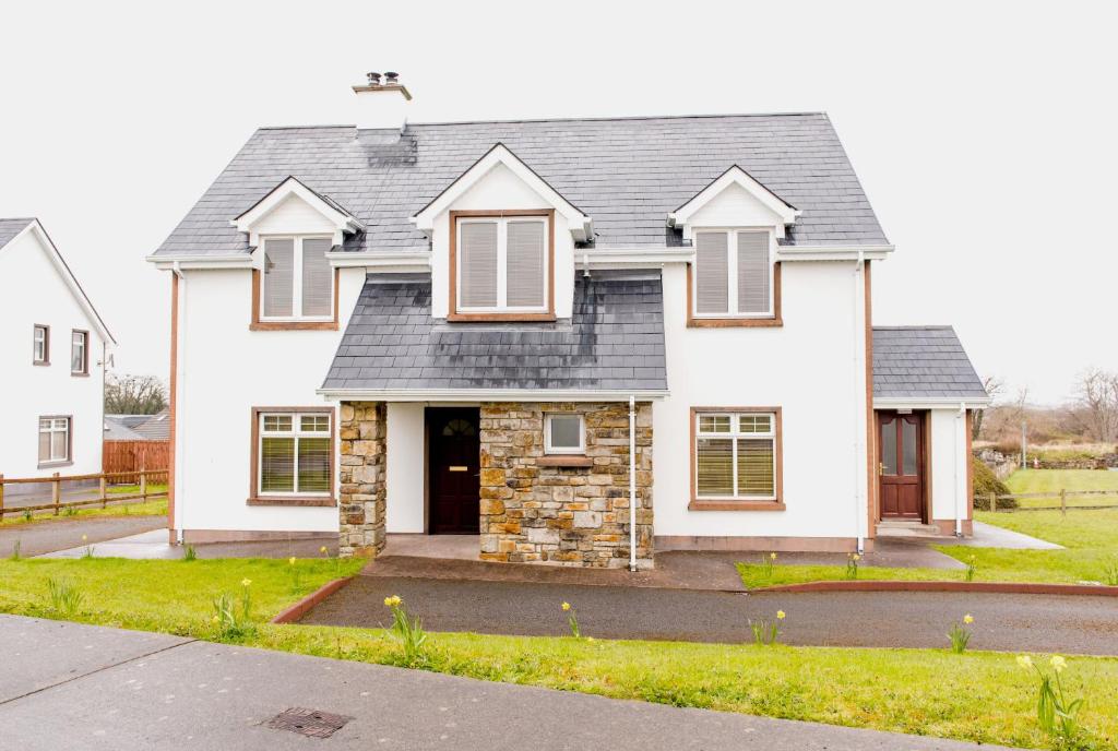 Duncarbury Heights - 4 Bedroom Detached House, Tullaghan (updated ...