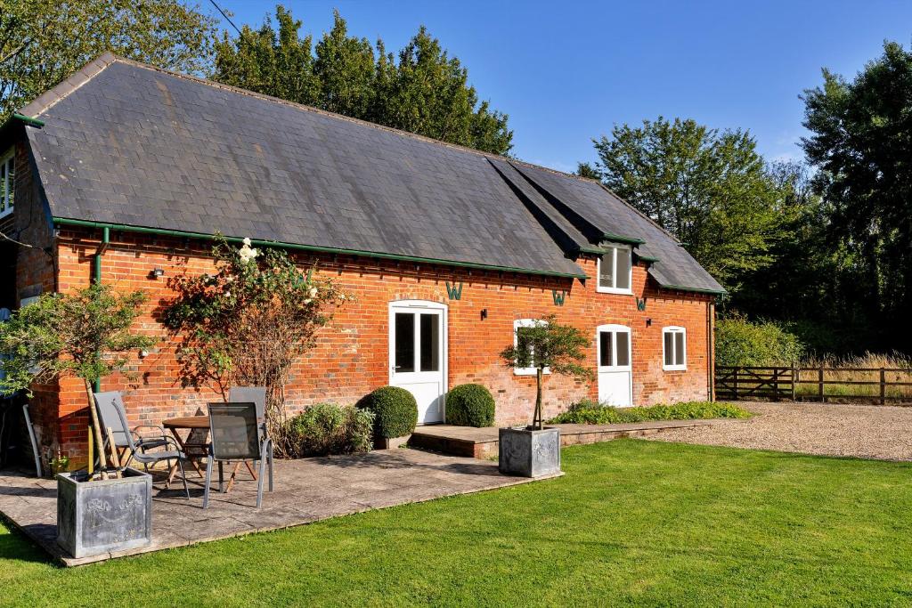 Finest Retreats - The Old Granary, Barton Stacey (updated prices 2026)