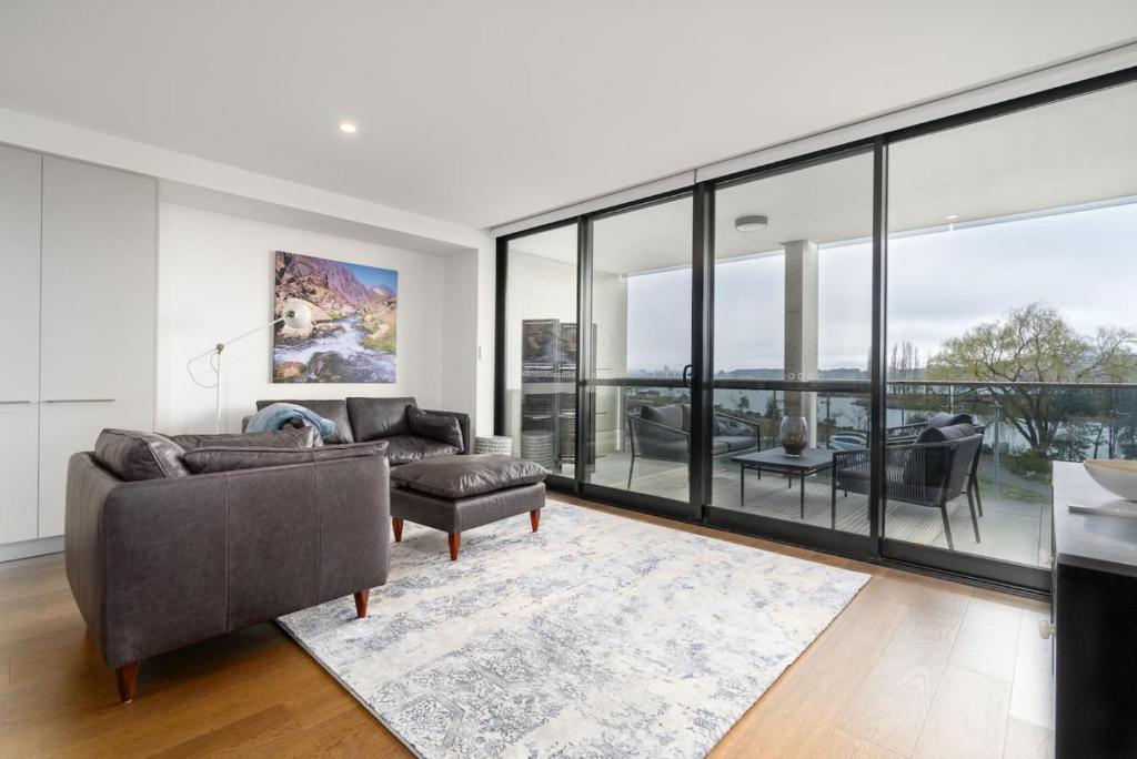 Kingston Foreshore Apt with Water Views - Hosted by Canstay, Kingston ...